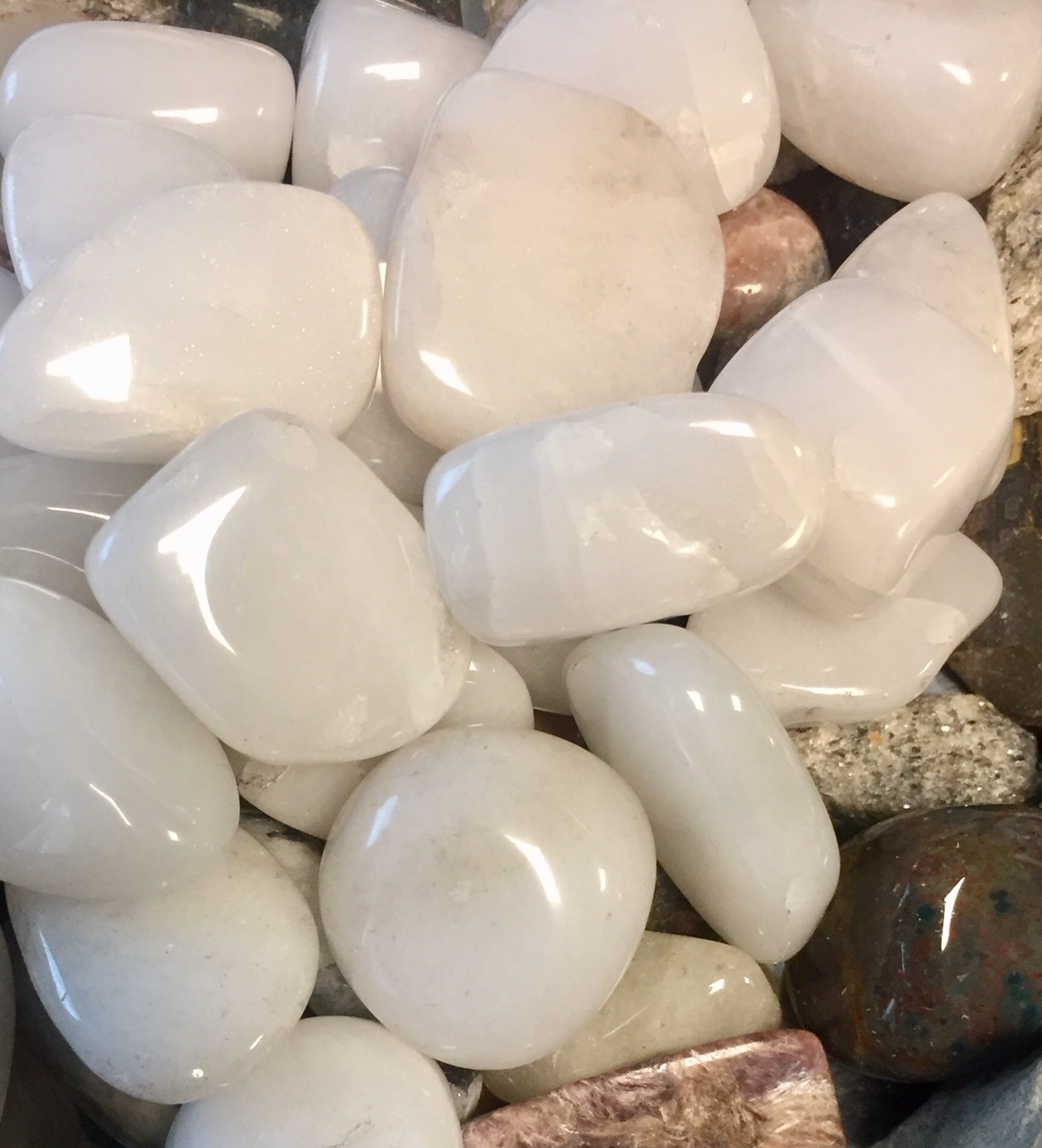 Serpentin Hvit - New Jade | Krystaller og Stener - Mystica